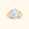 Moonstone Signet Ring – Goudkleurige Ring met Ovale Maansteen