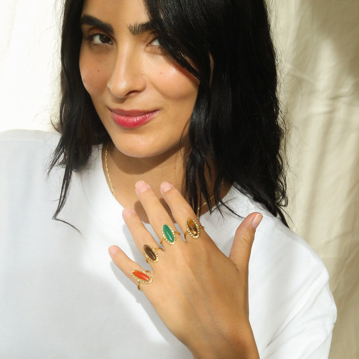 Vic Smoky ring | Goudkleurige ring met grote bruine steen | Josephina ...