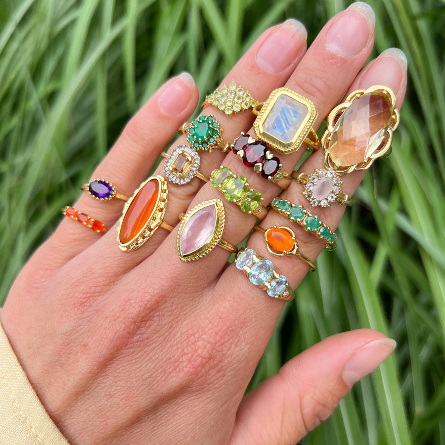 Vic Carneool Ring | Goudkleurige ring voor dames met grote oranje steen ...